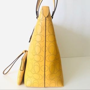 Coach | Bags | Coach Gallery Tote Purse Wallet Set Yellow Leather ...